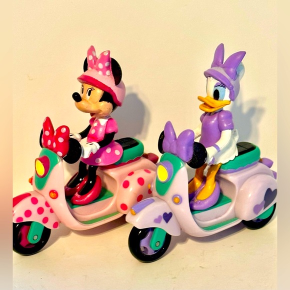 Disney | Toys | Disney Store Pullback Minnie Mouse Daisy Duck Scooter ...